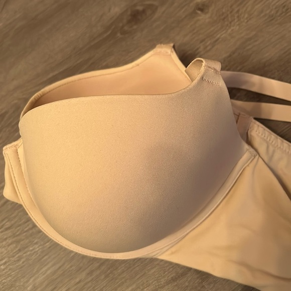SKIMS | Intimates & Sleepwear | Skims Wireless Push Up Bra 38c Brand ...